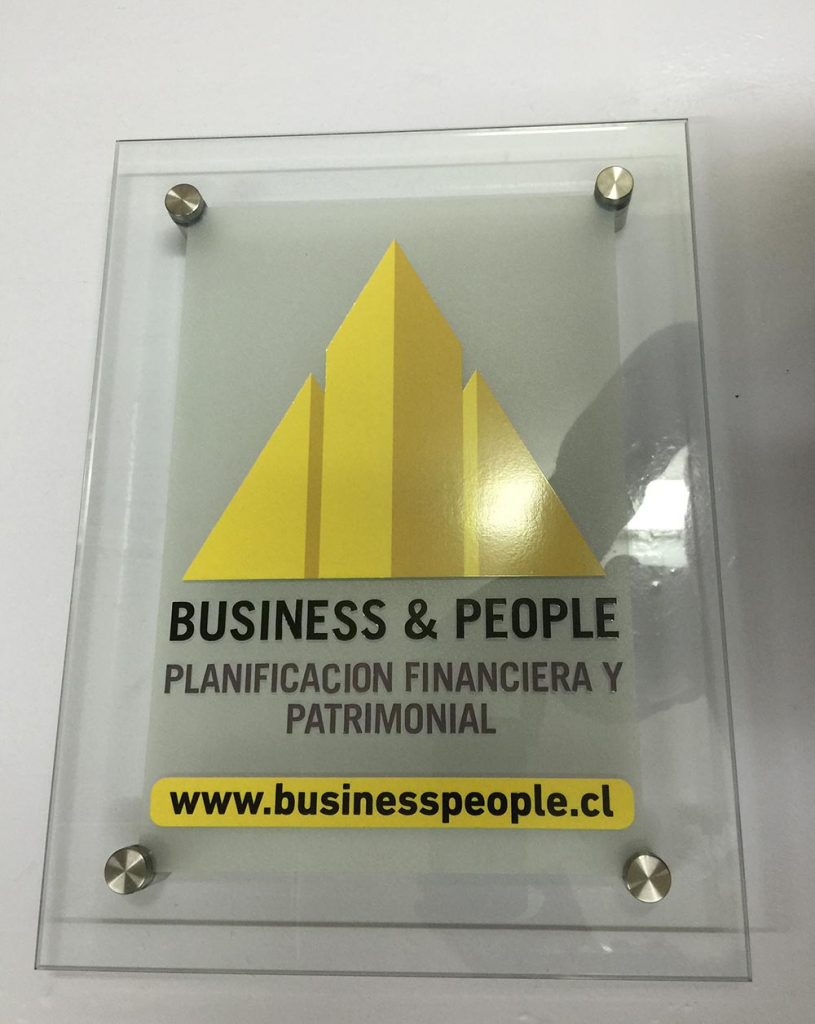 letrero.vertical | Letreros para Puertas de Oficinas y Empresas.