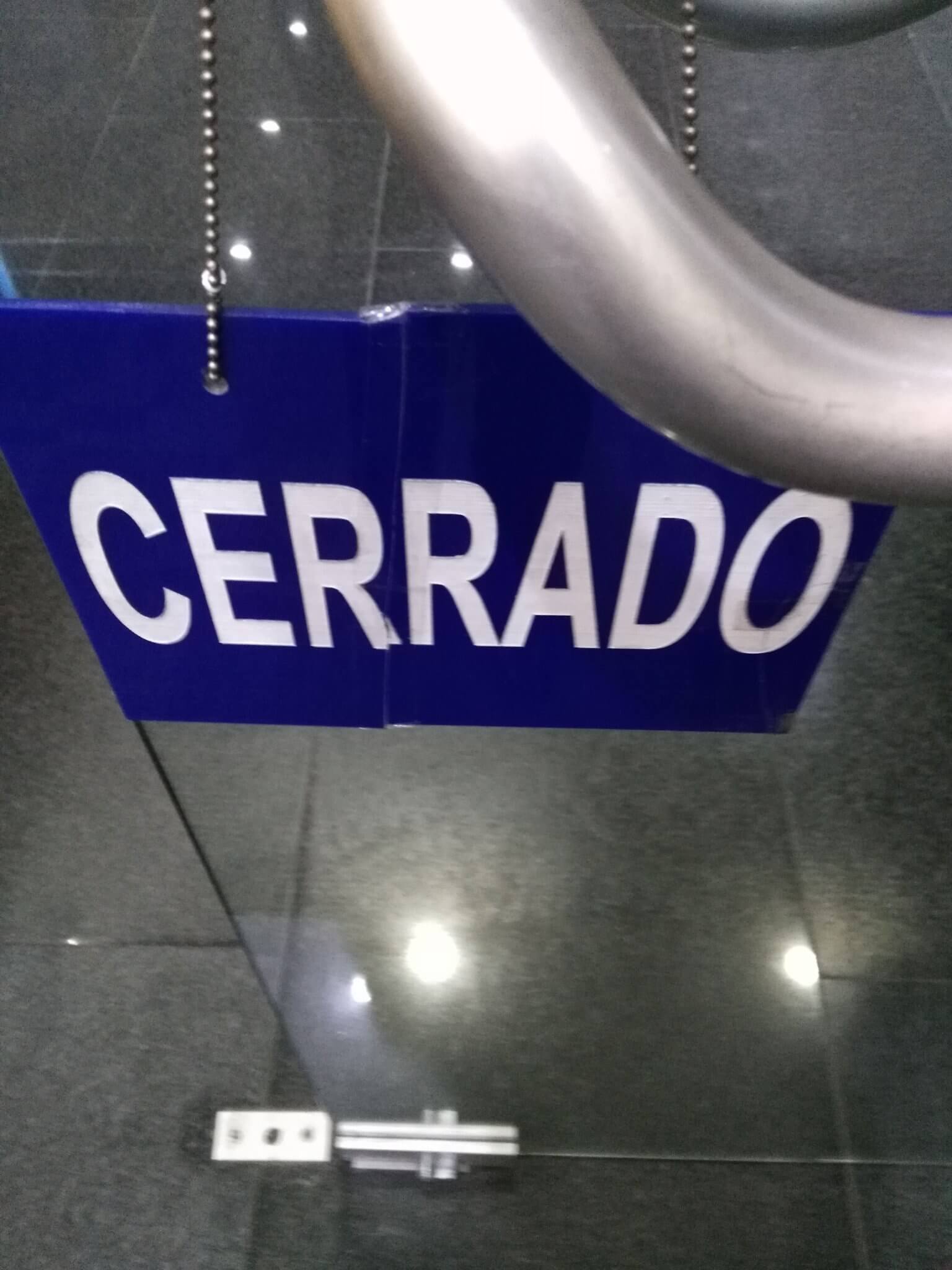 Galería | Letreros para Puertas de Oficinas y Empresas.